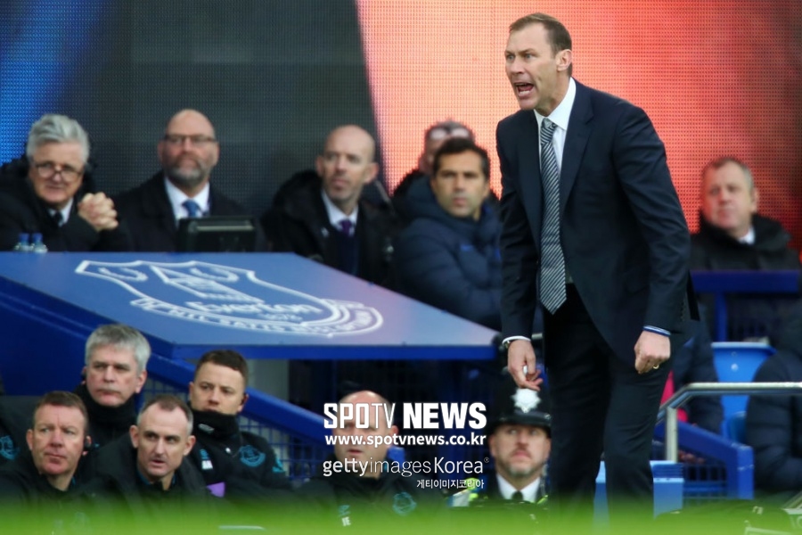 [EPL REVIEW] 첼시, 감독 경질한 에버튼에 1-3 패배…리그 4G 1승 3패 : zum 뉴스