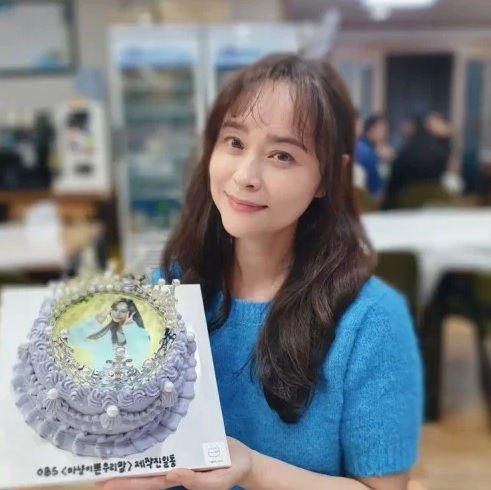 인 스타 그램 세상 48세 맞아 우희진 리즈시절과 똑같은 모습 근황 눈길 ZUM 뉴스
