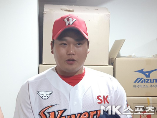 ‘데뷔 첫 SV’ 김태훈 “첫 단추 잘 끼워…30SV까지” [현장인터뷰] : zum 뉴스