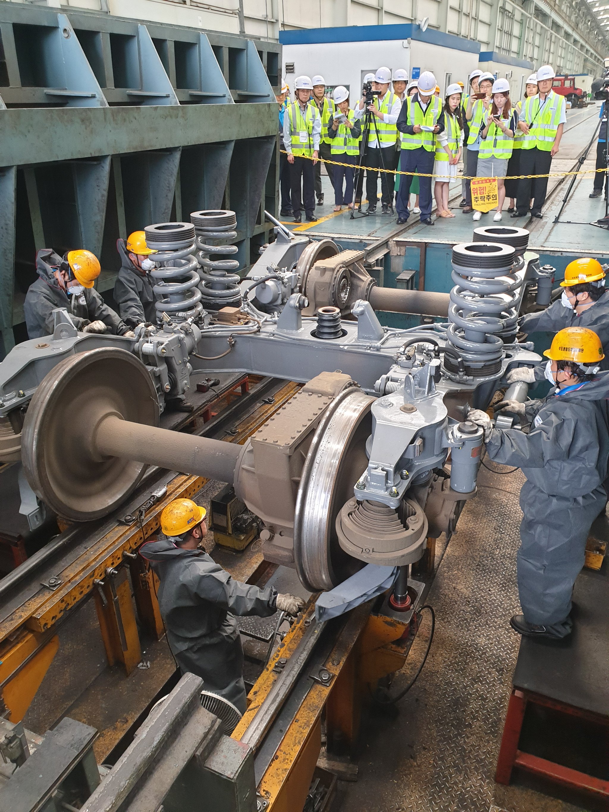 T자로 탈선, 아찔했던 강릉선 KTX…사망자 없었던 비결은 : zum 뉴스