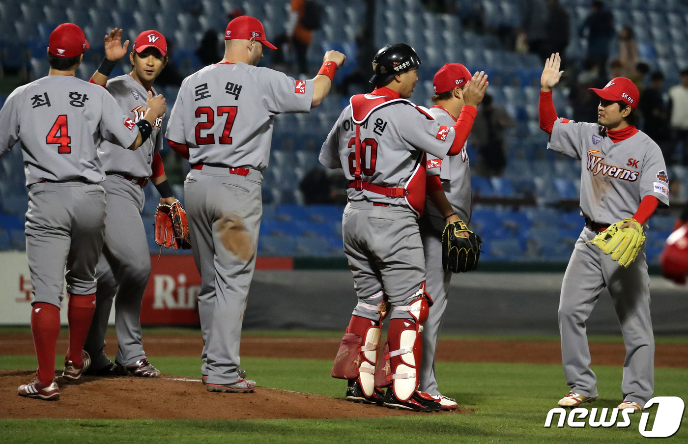 LG, 두산전 시즌 첫 승…SK-KIA 5시간17분 혈투 끝에 무승부(종합) : zum 뉴스
