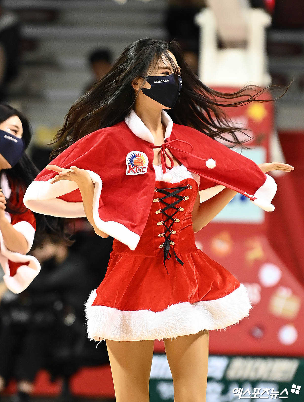 `경기장의 꽃` 치어리더 열전 | KGC 치어리더 `흔들림 없는 예쁨`[엑`s HD포토] : ZUM 뉴스