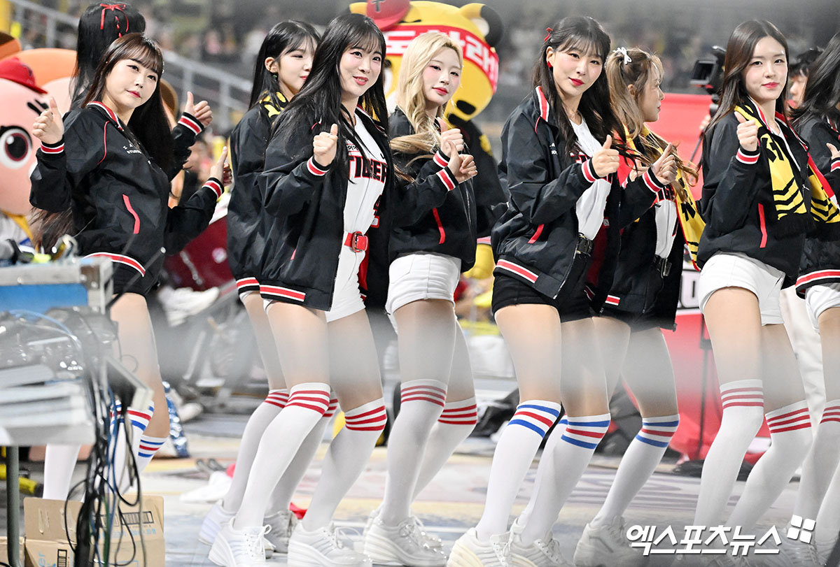 `경기장의 꽃` 치어리더 열전 | KIA 치어리더들의 삐끼삐끼[엑`s HD포토] : ZUM 뉴스