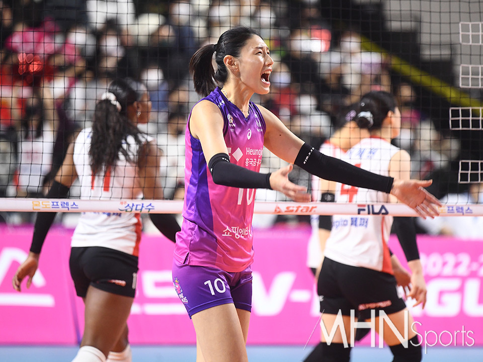 MHN스포츠 `액티브Shot` | [Ms포토] 김연경 `배구신이 내려와` : ZUM 뉴스