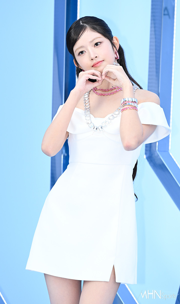 MHN스포츠 `스타블링Shot` | [포토] 아이브 레이 `콩순이는 사랑` : ZUM 뉴스