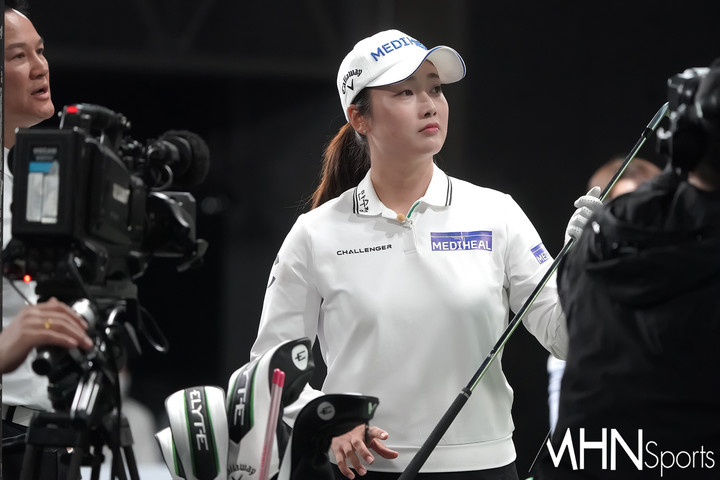 MHN스포츠 `액티브Shot` | [mhn포토] 한진선, 클럽 선택 : ZUM 뉴스