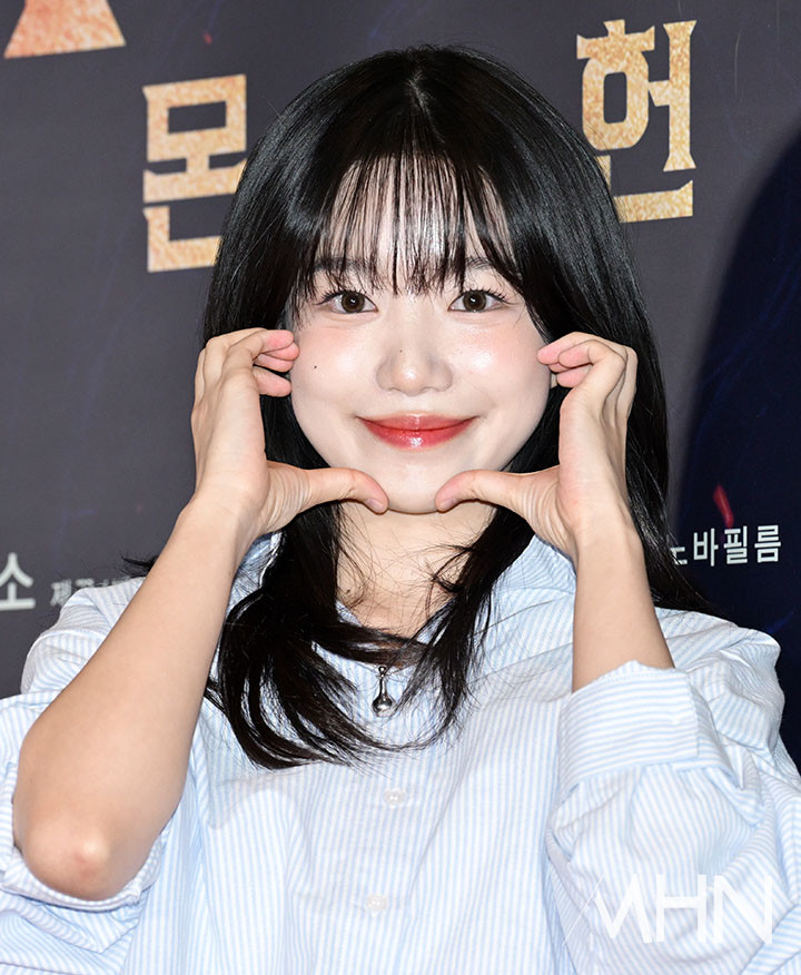 MHN스포츠 `스타블링Shot` | [포토] 조유리 `사랑스러워` : ZUM 뉴스