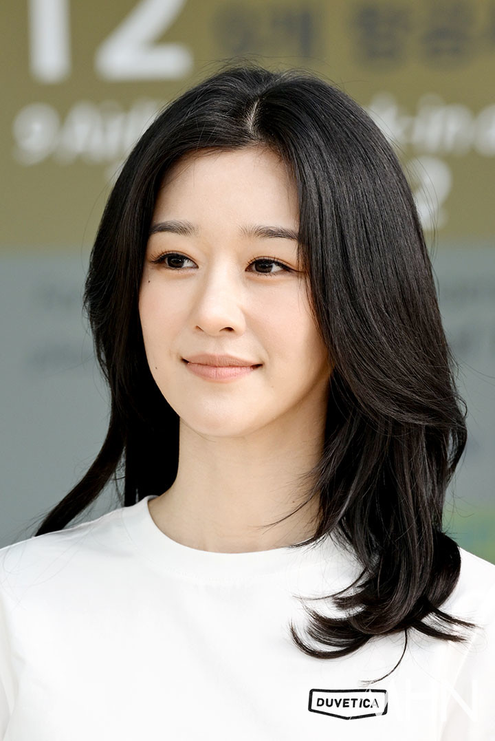 MHN스포츠 `스타블링Shot` | [포토] 서예지 `머리숱 부자` : ZUM 뉴스