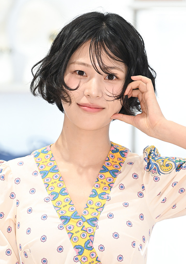 MHN스포츠 `스타블링Shot` | [포토] 이수경 `러블리 볼하트` : ZUM 뉴스