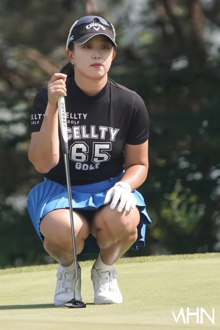 MHN스포츠 `액티브Shot` | [mhn포토] 윤화영, 쉽게 볼 수 없다 : ZUM 뉴스