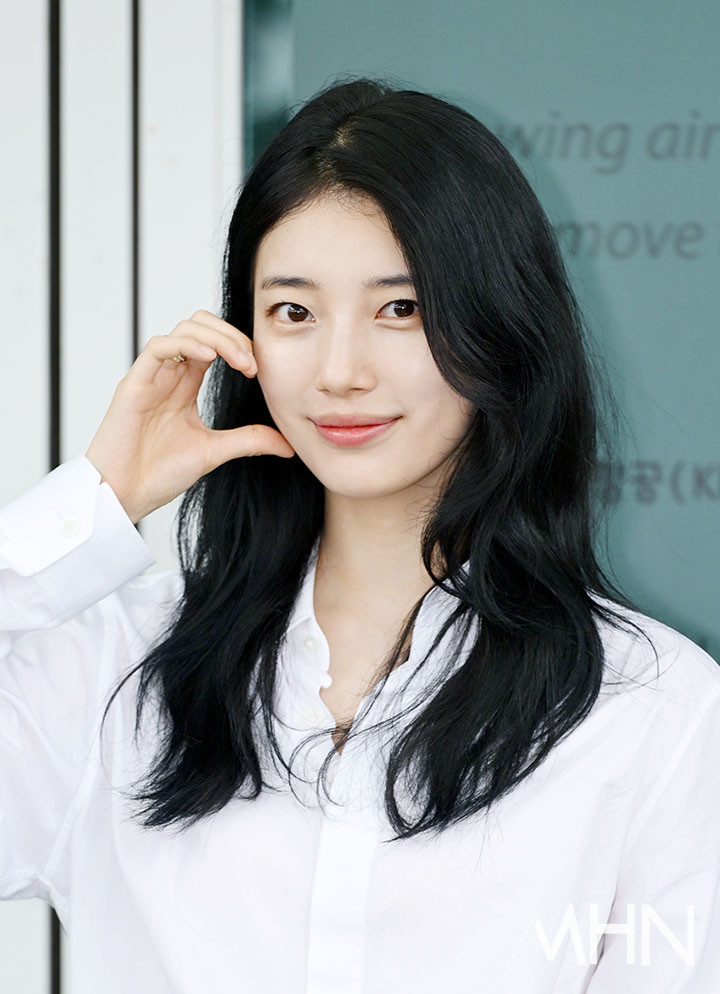 MHN스포츠 `스타블링Shot` | [포토] 수지 `미녀의 하트` : ZUM 뉴스