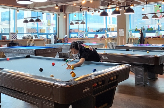 생생 당구 현장 | [포토] 2022 `KBF 디비전리그` `신중, 또 신중하게` : ZUM 뉴스