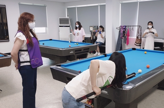 생생 당구 현장 | [포토] 2022 `KBF 디비전리그` 매의 눈으로 지켜보는 심판 : ZUM 뉴스