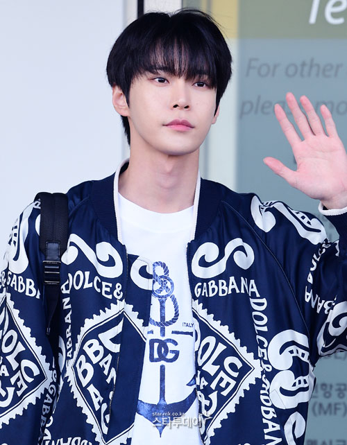 [연재] 스타투데이 `MK포토앨범` | NCT 도영, 훈훈한 공항패션 감상하기[MK포토앨범] : ZUM 뉴스