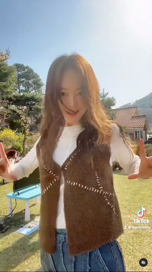 [연재] OSEN `★SHOT!` | 전소민, 다리 낫자마자 제시 가슴춤…`식스센스3` 드디어 출연 [★SHOT!] : ZUM 뉴스