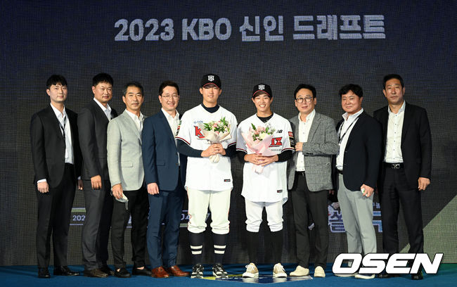 생생한 KBO 리그 현장 | [사진]2023 KBO 신인 드래프트 KT 신인 선수들 : ZUM 뉴스