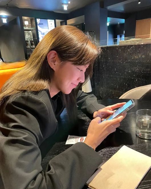 [연재] OSEN `★SHOT!` | 36세 생일 맞은 유이… `8kg` 쪄도 청순함 폭발 [★SHOT!] : ZUM 뉴스