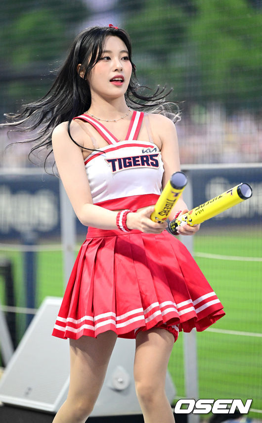 OSEN 스포츠 사진 | [사진]KIA 유세빈 치어리더, `미모가 찰랑` : ZUM 뉴스