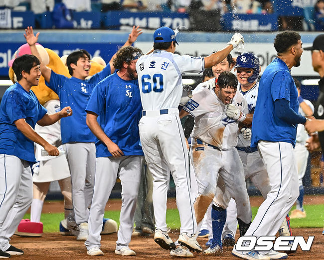 생생한 KBO 리그 현장 | [사진] 카데나스, KBO 데뷔 첫 끝내기 홈런 : ZUM 뉴스