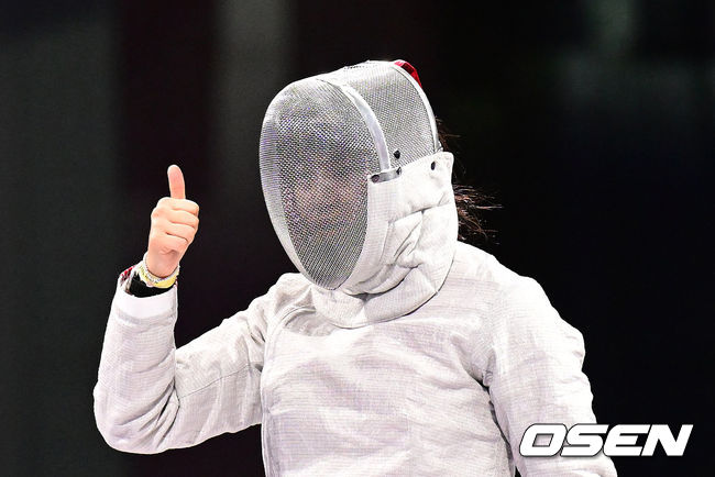 OSEN 스포츠 사진 | [사진]펜싱 사브르 최세빈, `엄지를 척` : ZUM 뉴스