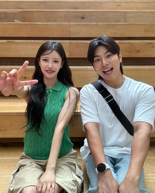 [연재] OSEN `★SHOT!` | 이미주, ♥송범근 아니고 다른 남자 배우..비지니스 커플 재결합 [★SHOT!] : ZUM 뉴스