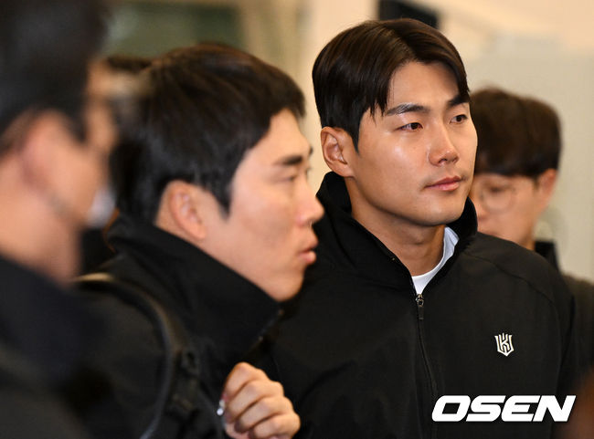 OSEN 스포츠 사진 | [사진]허경민-장진혁,`KT 새 얼굴` : ZUM 뉴스