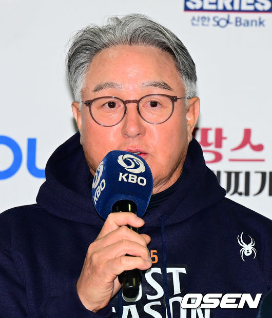 OSEN 스포츠 사진 | [사진]김경문 감독, `선수들 컨디션 좋아, 자신 있다` : ZUM 뉴스