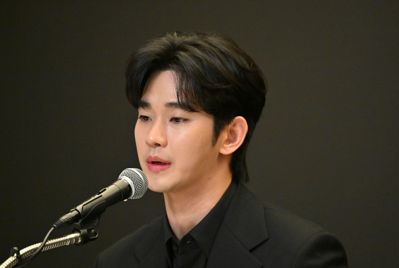 인`스타`그램 세상 | 김수현 측, “故 설리, 베드신·나체신 강요 없었다”…가세연 추가 고소 : ZUM 뉴스
