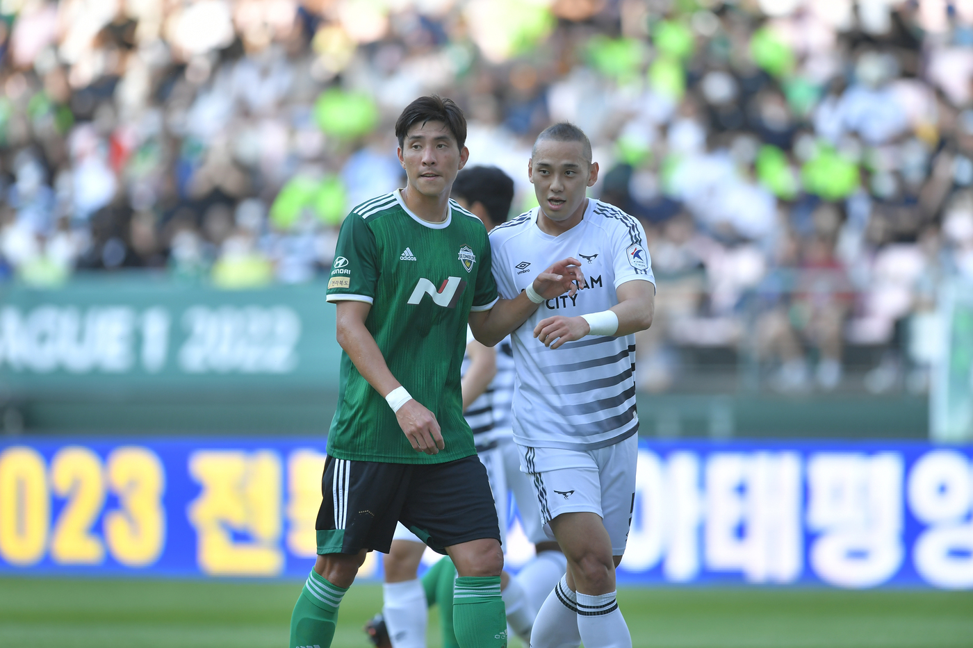 ACL과 프로축구 K리그 | 전북, `베테랑 DF` 윤영선과 1년 더…`다음 시즌도 보탬 되고 싶어` : ZUM 뉴스