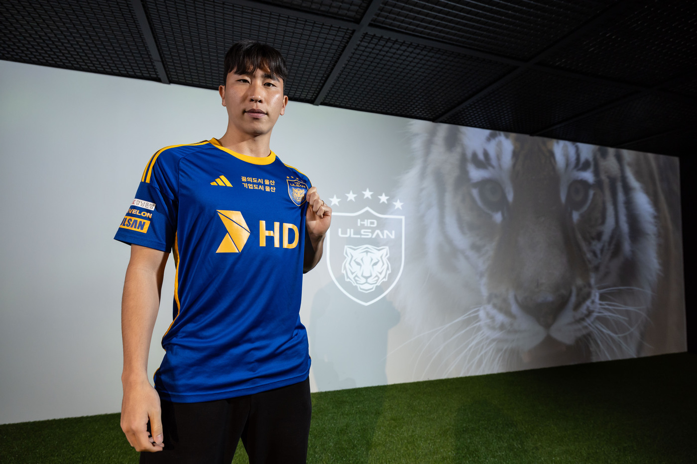 ACL과 프로축구 K리그 | `챔피언` 울산 HD, 국가대표 측면 수비수 윤종규 영입 : ZUM 뉴스