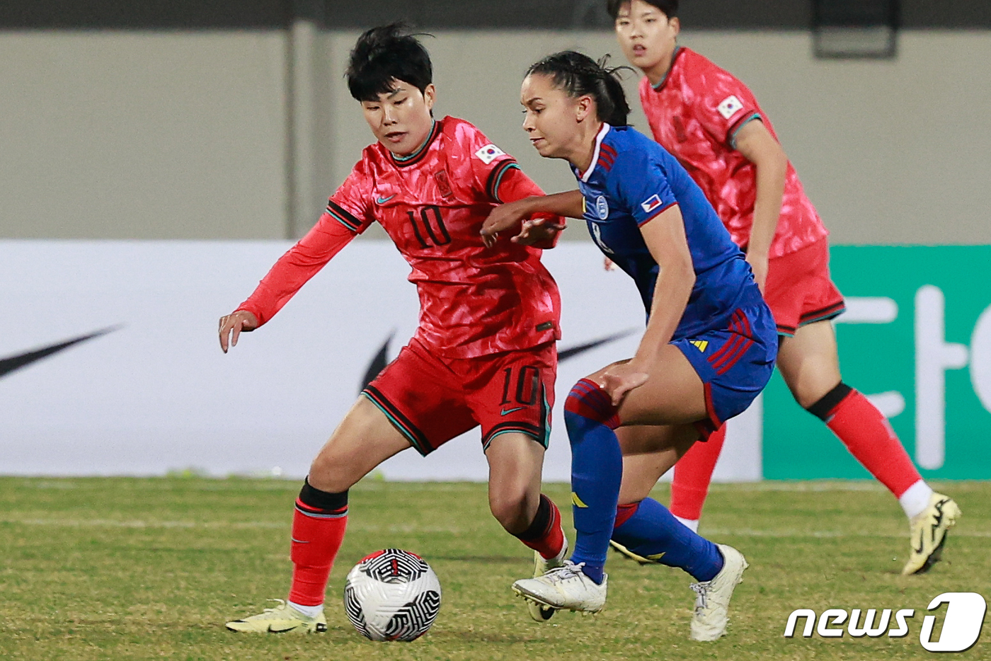 ACL과 프로축구 K리그 | 지소연‧최유리 등 여자축구대표팀, 핑크레이디스컵 출전…9명 첫 발탁 : ZUM 뉴스