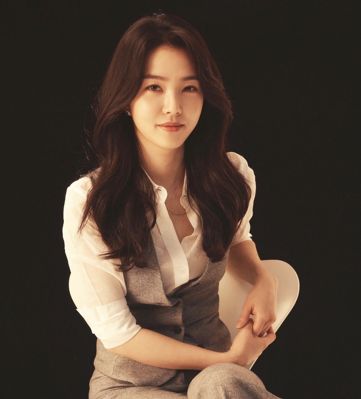 화제의 시구·시투 현장 | 두산, 19일 KIA전 승리기원 시구자로 JTBC 출신 강지영 아나운서 : ZUM 뉴스