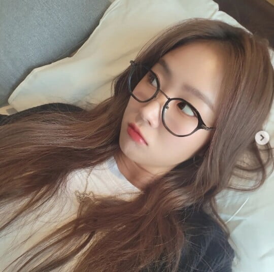 다이어트한 스타들 | `6kg 감량` 소유, 누워 있어도 굴욕 모르는 브이 라인…다이어트 대성공? : ZUM 뉴스