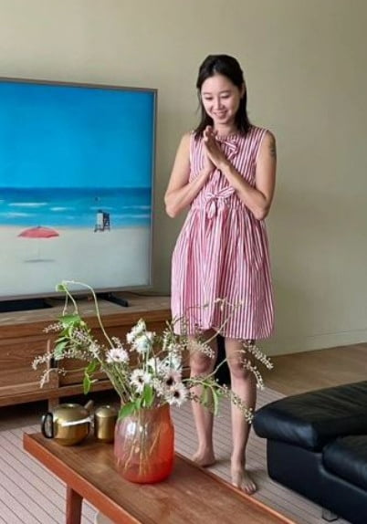 인`스타`그램 세상 | `172cm 46kg` 공효진, ♥10세 연하 남편 또 반할 새색시 비주얼 : ZUM 뉴스