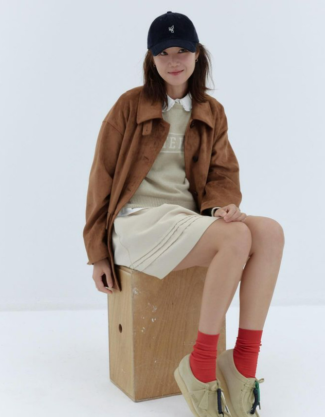 인`스타`그램 세상 | `172cm 46kg` 공효진, `♥군복무 남편` 휴가 부르는 청순+발랄 가을 룩 : ZUM 뉴스