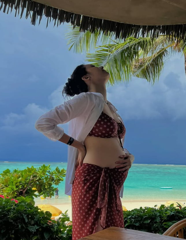 인`스타`그램 세상 | 현아, 볼록한 D라인에 깜짝 `관리했지만 70kg 넘었다` : ZUM 뉴스