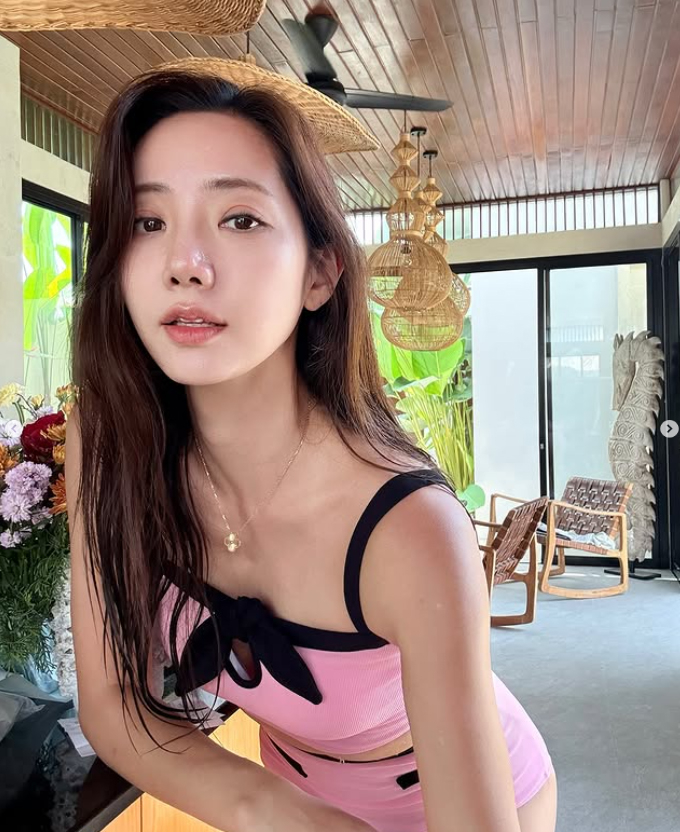 [연재] 스포츠서울 `★SNS` | ‘엄마 배에 동생 있나?’ 정순주 아나, 아들과 재치 넘치는 대화 공개... S라인 몸매도 눈길 [★SNS] : ZUM 뉴스