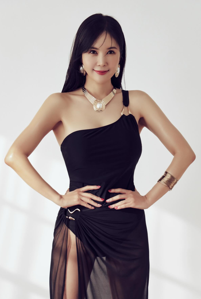 [연재] 스포츠서울 `★SNS` | ‘46세’ 장영란, 파격+과감 바디 프로필 공개 [★SNS] : ZUM 뉴스