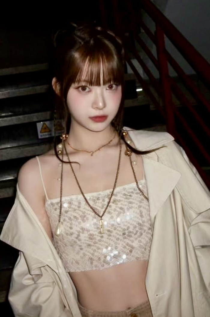 [연재] 스포츠서울 `★SNS` | 르세라핌 홍은채, 복근 공개 과감한 패션으로[★SNS] : ZUM 뉴스