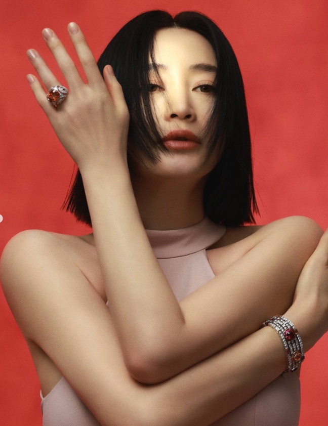 [연재] 스포츠서울 `★SNS` | “빛나는 카리스마”... 김혜수, 화려한 변신 [★SNS] : ZUM 뉴스