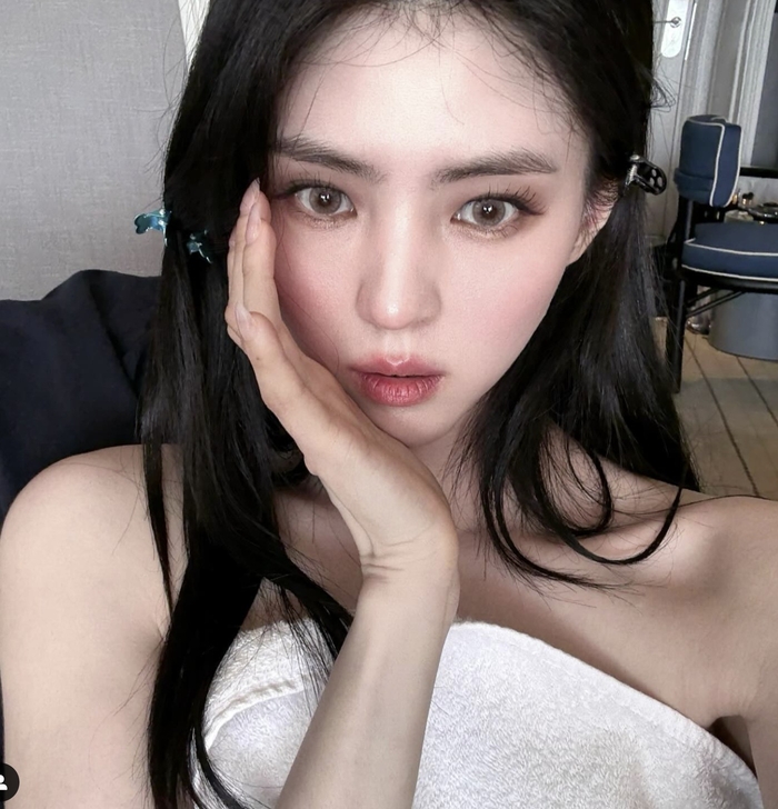 [연재] 스포츠서울 `★SNS` | 한소희, 칸의 여신 인정! ‘고혹美로 시선 압도’ [★SNS] : ZUM 뉴스