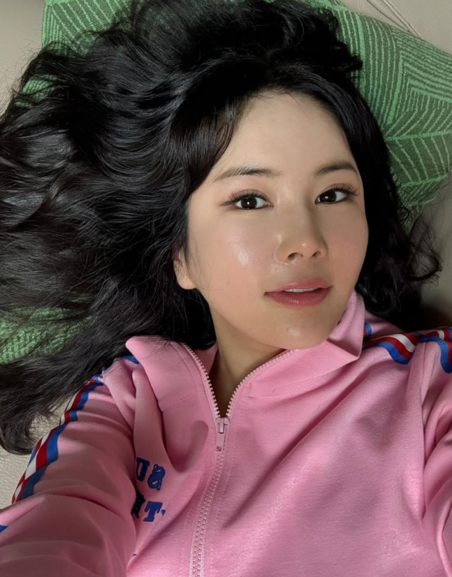 [연재] 스포츠서울 `★SNS` | 장영란, 어딘가 확 바뀐 얼굴 ‘걸그룹 미모 자랑’ [★SNS] : ZUM 뉴스