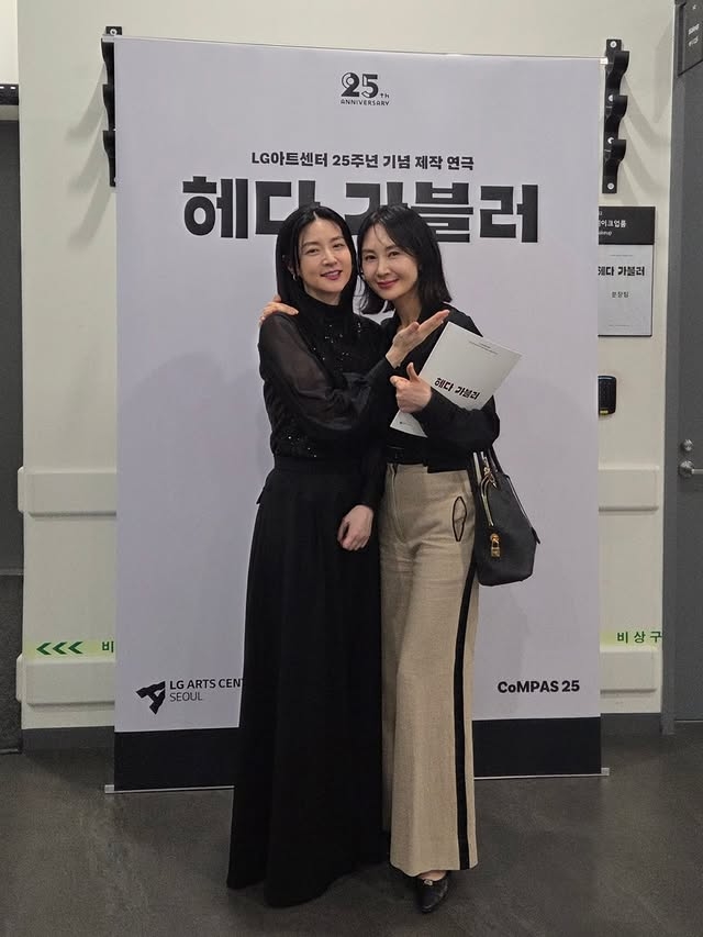 [연재] 스포츠서울 `★SNS` | ‘50대 안 믿기네’ 채시라X이영애, 세월 잊은 방부제 미모 [★SNS] : ZUM 뉴스