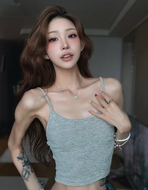 [연재] 스포츠서울 `★SNS` | ‘170cm·41kg’ 故 최진실 딸 최준희, 살벌한 뼈말라 근육 [★SNS] : ZUM 뉴스