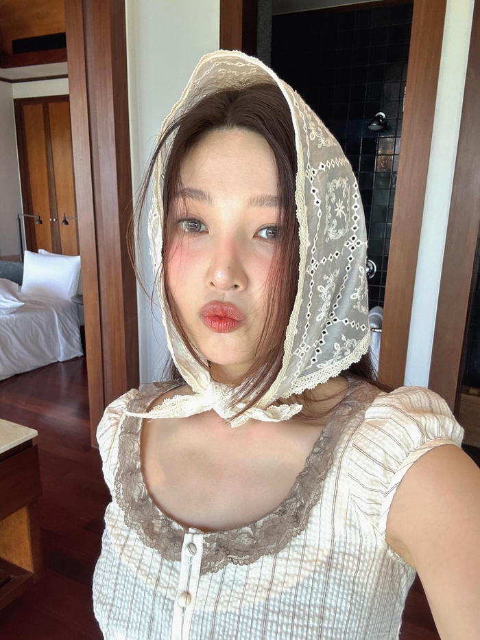 [연재] 스포츠서울 `★SNS` | 레드벨벳 조이, 산뜻한 보헤미안 패션 ‘일상도 화보처럼’ [★SNS] : ZUM 뉴스