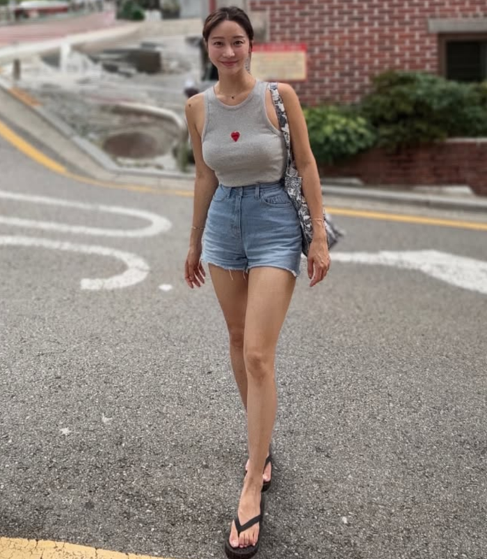 [연재] 스포츠서울 `★SNS` | 한그루, 길거리가 런웨이로 ‘핫바디의 매직’ [★SNS] : ZUM 뉴스