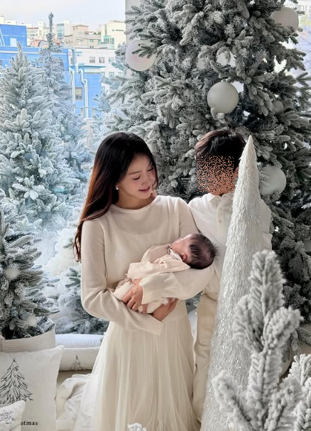 [연재] 스포츠서울 `★SNS` | ‘둘째 출산’ 이시영, 두 아이와 가족 사진…겨울왕국 비주얼 [★SNS] : ZUM 뉴스